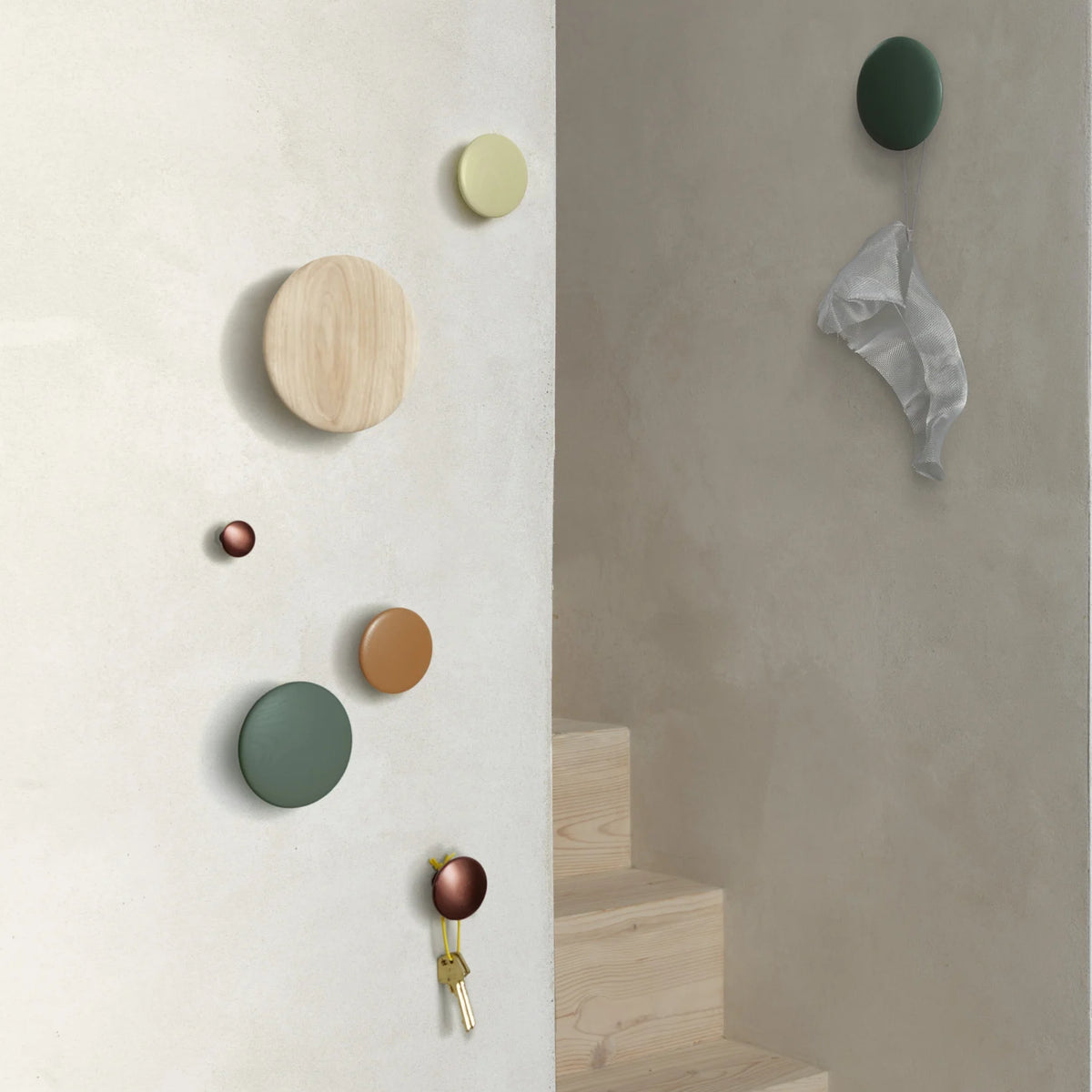 Muuto dots – Arrival Hall